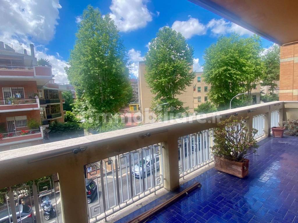 Vendita Appartamento in via Filippo Maria Pirelli. Roma. Da ...