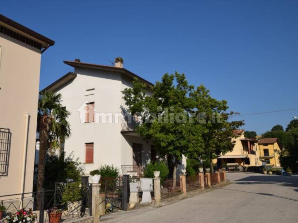 Vendita Villa unifamiliare in Colpalombo San C. Gubbio. Buono stato ...