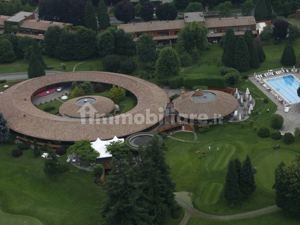 Rent Apartment Cassina Rizzardi. 3-room flat in via Alessandro Volta 63 ...