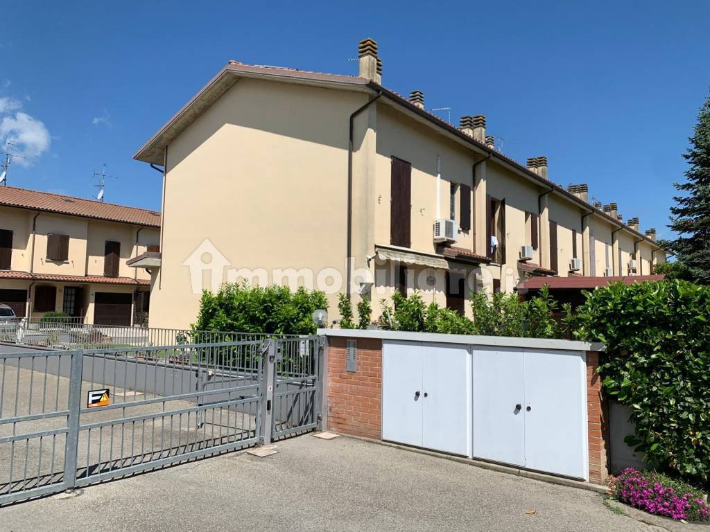 Vendita Villa a schiera in Stradello Chiesa 2 Molinella. Posto auto ...