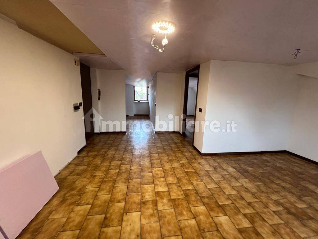 Vendita Appartamento Mentana. Trilocale in via Gaetano Lodi 10. Ottimo ...