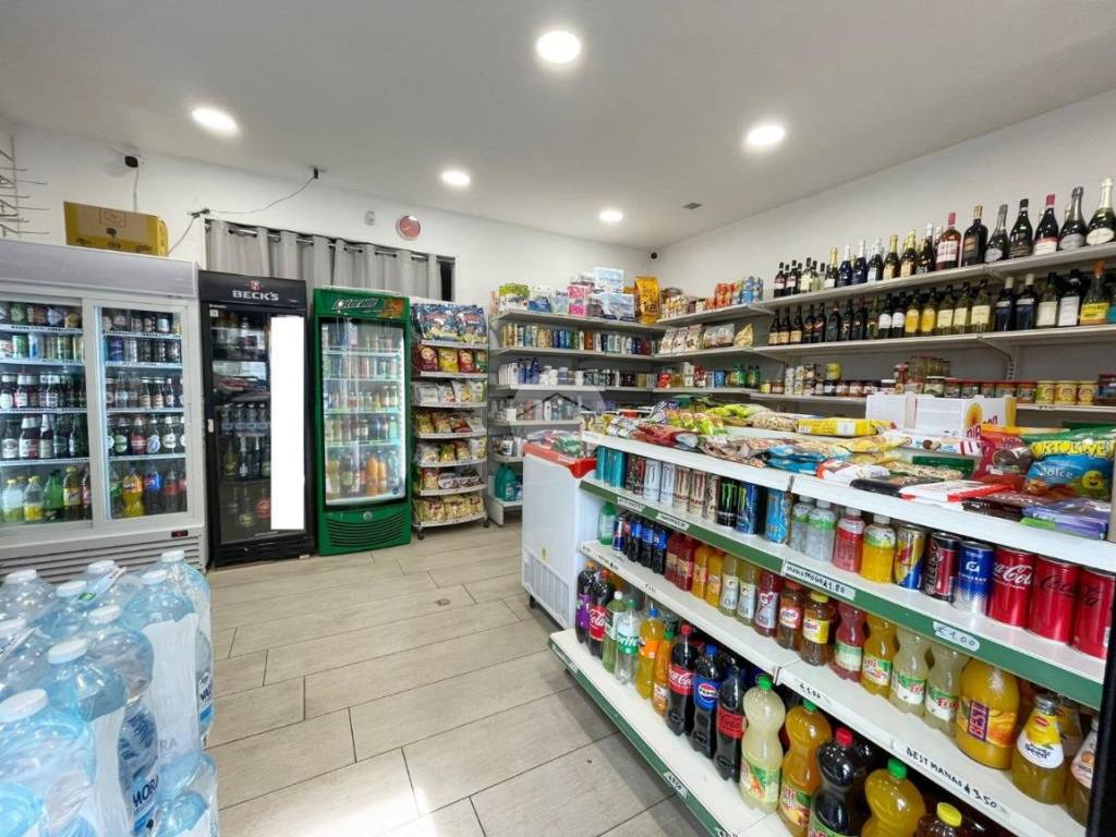 Locale commerciale via nizza, Torino, Rif. 112105253 - Immobiliare.it