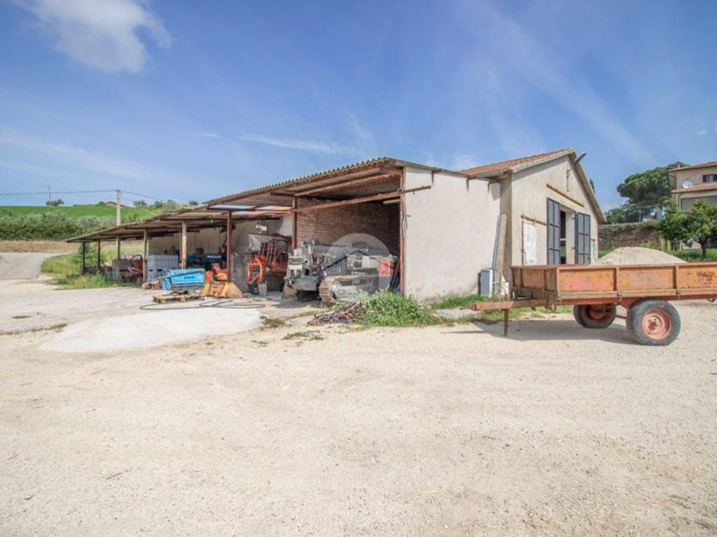 Garage - Box via Palica Tiburzi 45, Tarano, Rif. 112105821 - Immobiliare.it