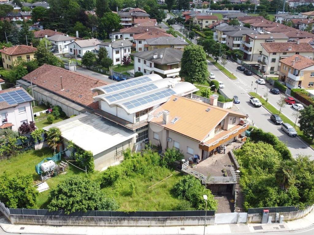 Vendita Villa unifamiliare in via colugna 89 Udine. Da ristrutturare ...