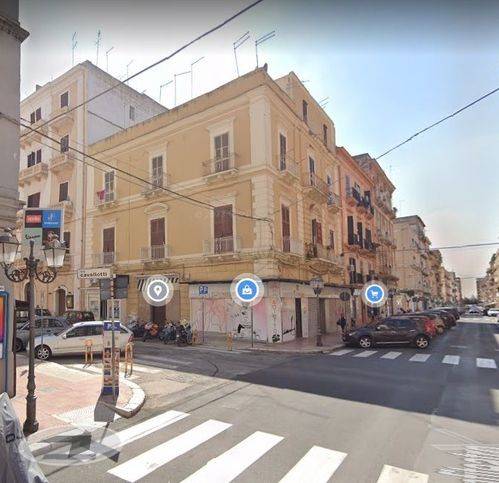 Locale commerciale via Cavallotti, Taranto, Rif. 112124483 - Immobiliare.it
