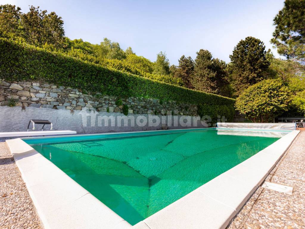 Vendita Villa unifamiliare in via del Pirich Lesa. Ottimo stato, posto ...