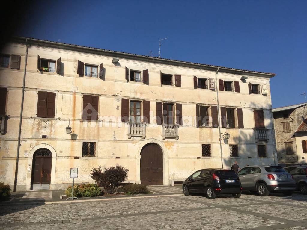 Palazzo - Edificio piazza Castello, 2, Valvasone Arzene, Rif. 112140009 ...