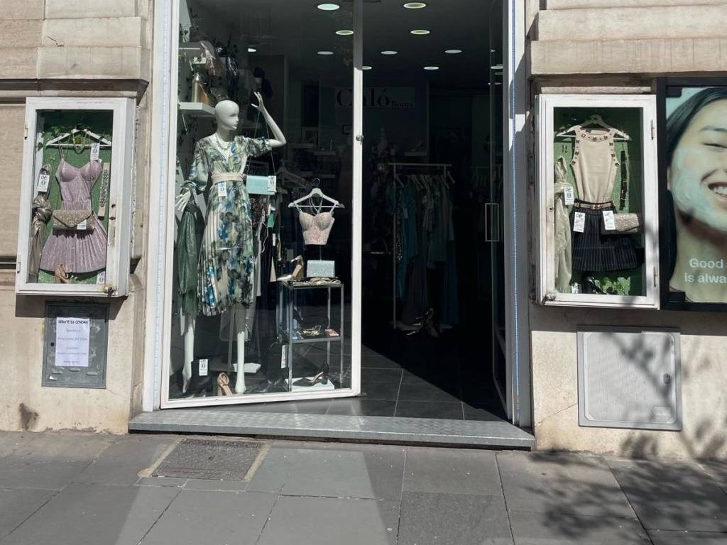 Negozio di abbigliamento via Cola di Rienzo, Roma, Rif. 112143153 ...