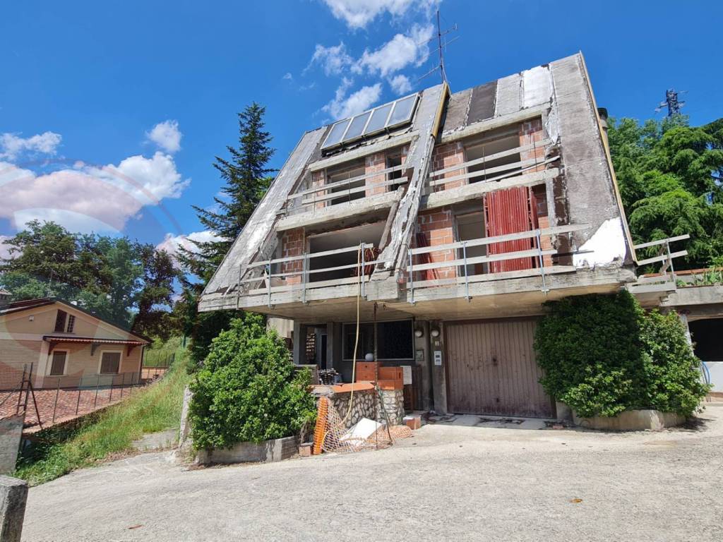 Vendita Villa unifamiliare in via Pescara Veroli. Buono stato, posto ...