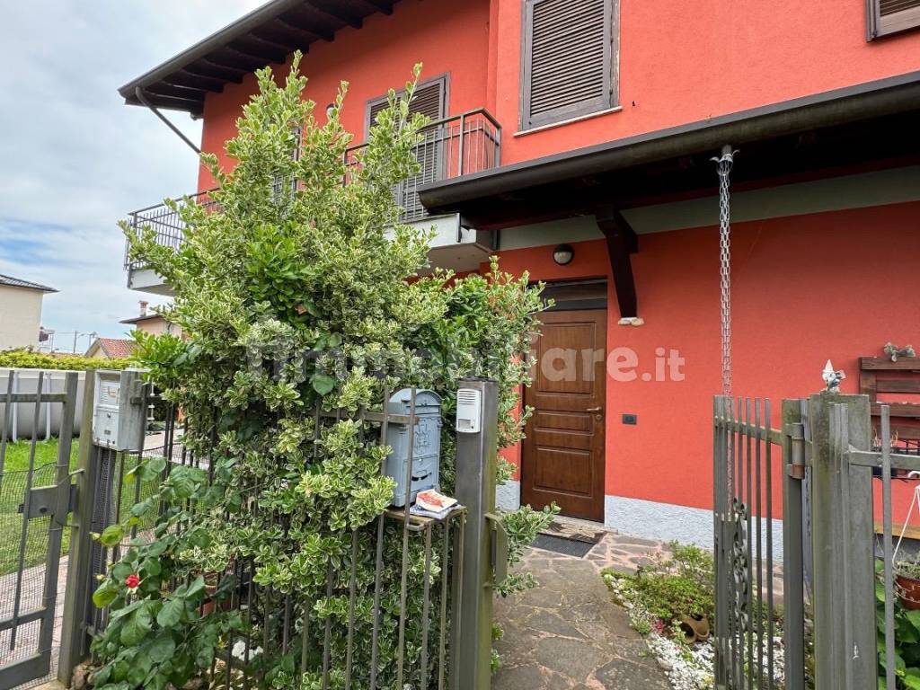 Vendita Villa a schiera in via Roma 107/e Biandronno. Ottimo stato ...