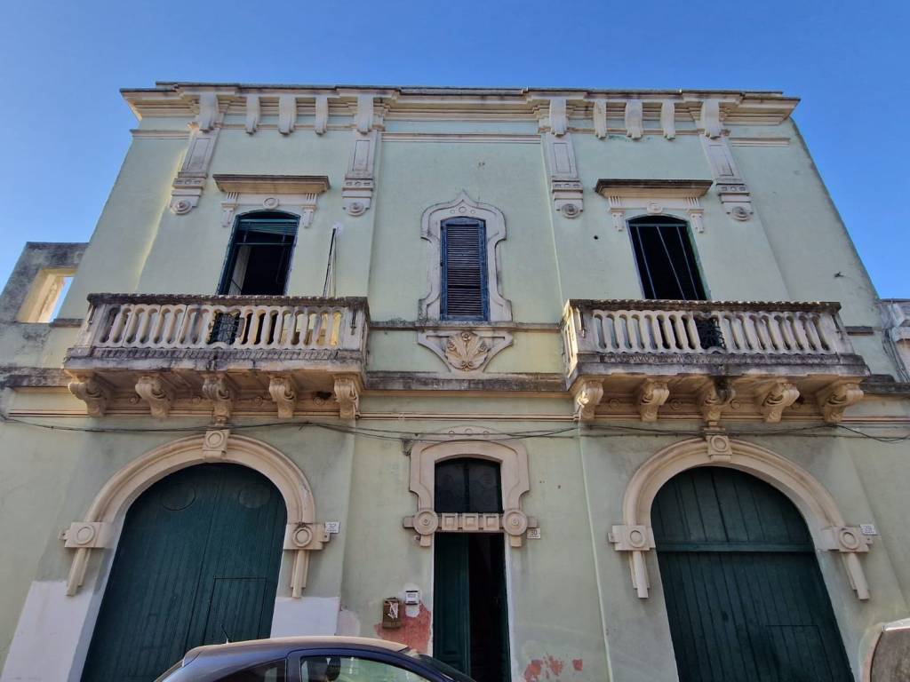 Vendita Appartamento in Racale, 30. Melissano. Da ristrutturare, primo ...