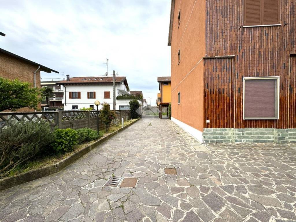Vendita Appartamento Cisliano. Trilocale in via Giuseppe Verdi 30. Da ...