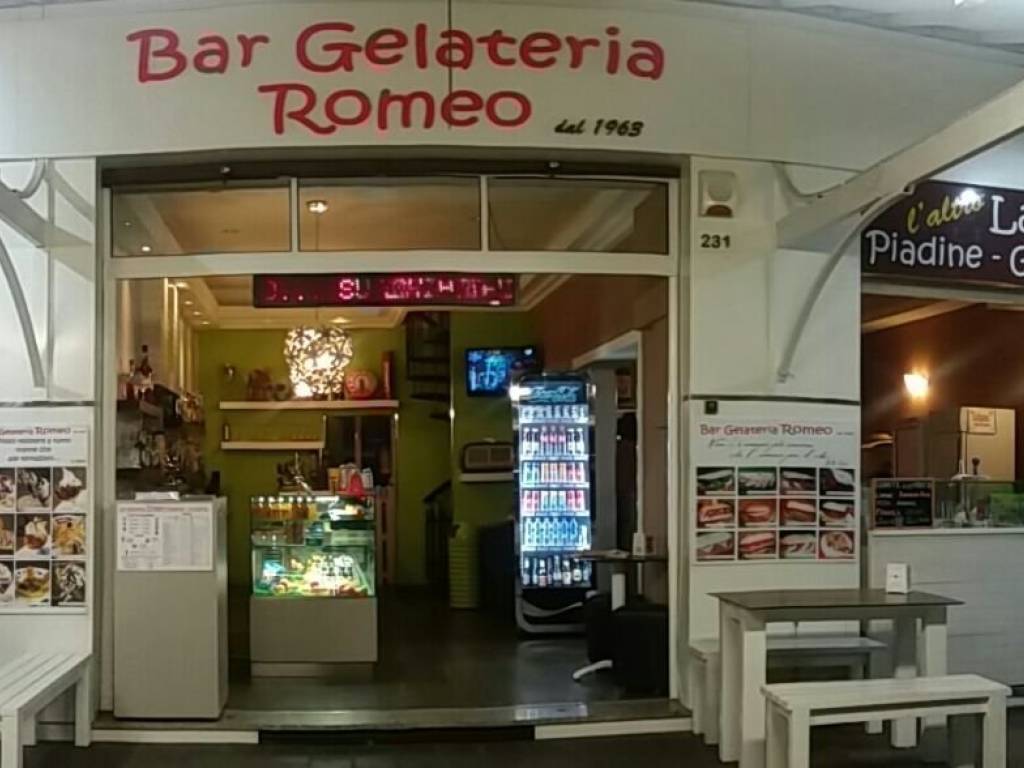 Bar viale Regina Margherita 231, Rimini, Rif. 112267865 - Immobiliare.it