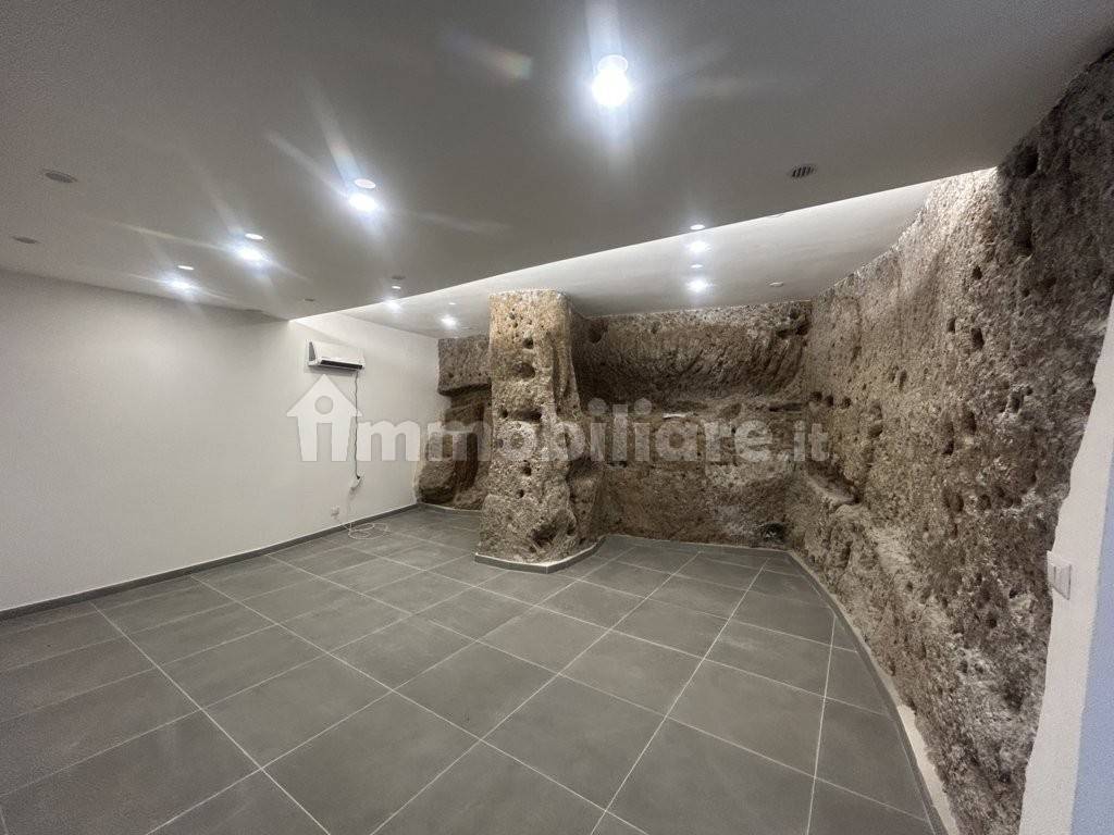 Vendita Appartamento Castel Sant'Elia. Trilocale in piazza Margherita ...