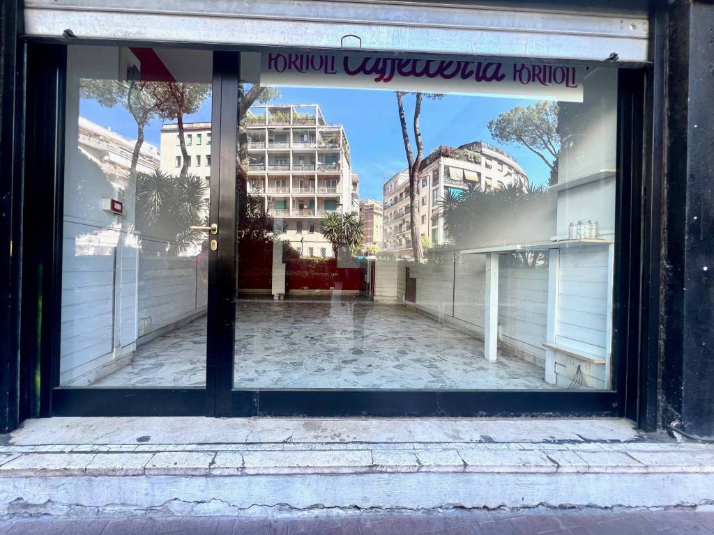 Locale commerciale via Paola Falconieri 39, Roma, Rif. 112298529 ...