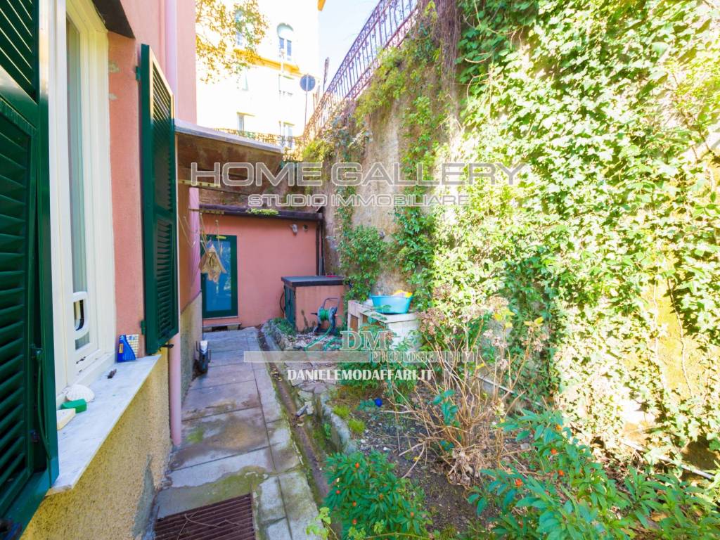 Vendita Appartamento in via Antonio Crocco. Genova. Ottimo stato, primo ...