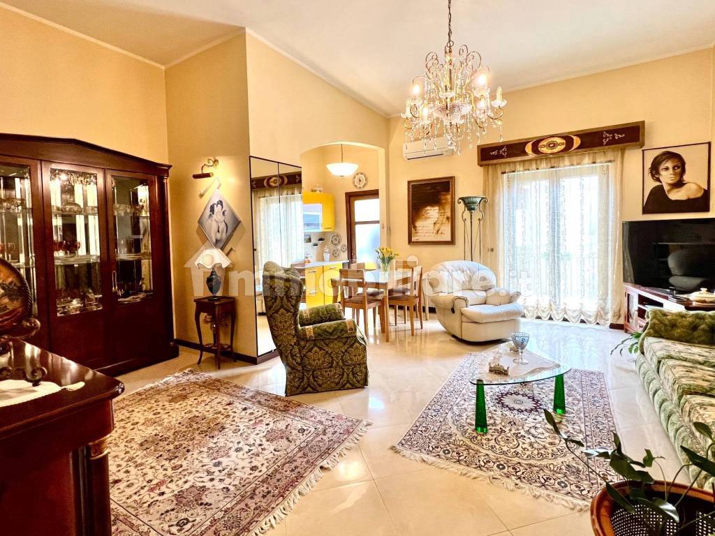 Palazzo - Edificio via Nazionale 13, Raffadali, Rif. 112380567 ...