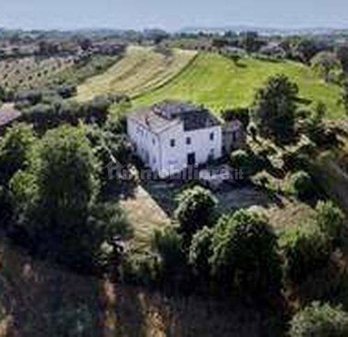 Vendita Rustico Castelleone di Suasa. Da ristrutturare, 570 m², rif ...