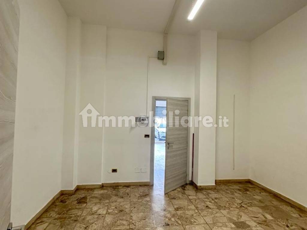 Locale commerciale via Nino Bixio, Orbassano, Rif. 112396075 ...