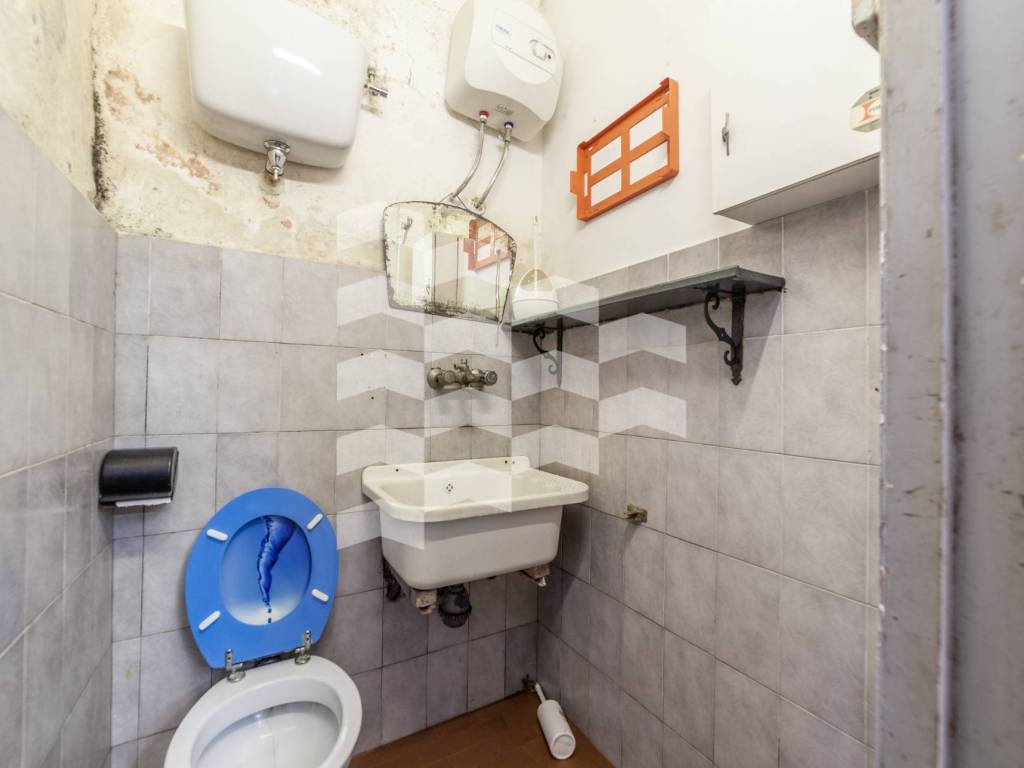 Magazzino - Deposito via Avezzana 23, Roma, Rif. 112433057 - Immobiliare.it