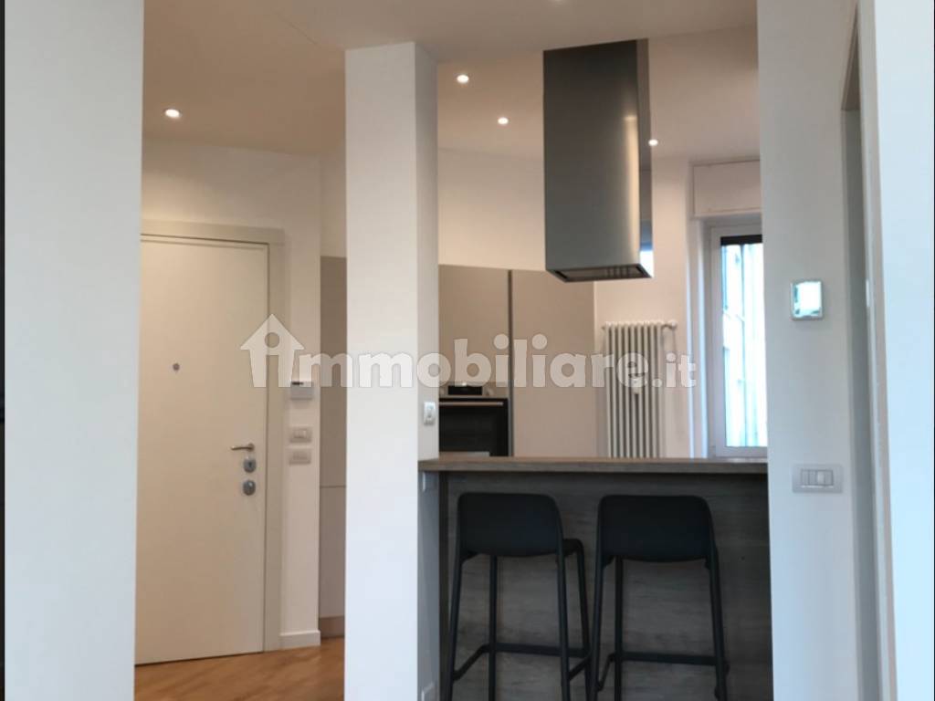 Affitto Appartamento Milano. Trilocale in via Tonale 5. Ottimo stato ...