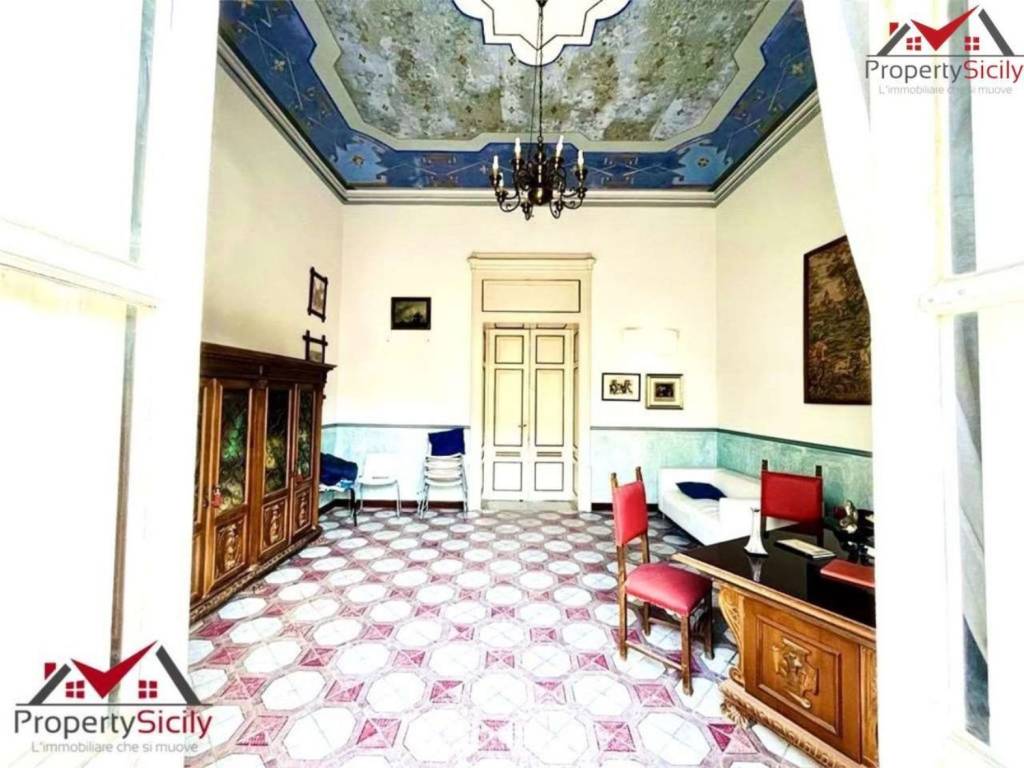 Sale Apartment Porto Empedocle. 4-room flat in via Roma, 35 -21. To be ...