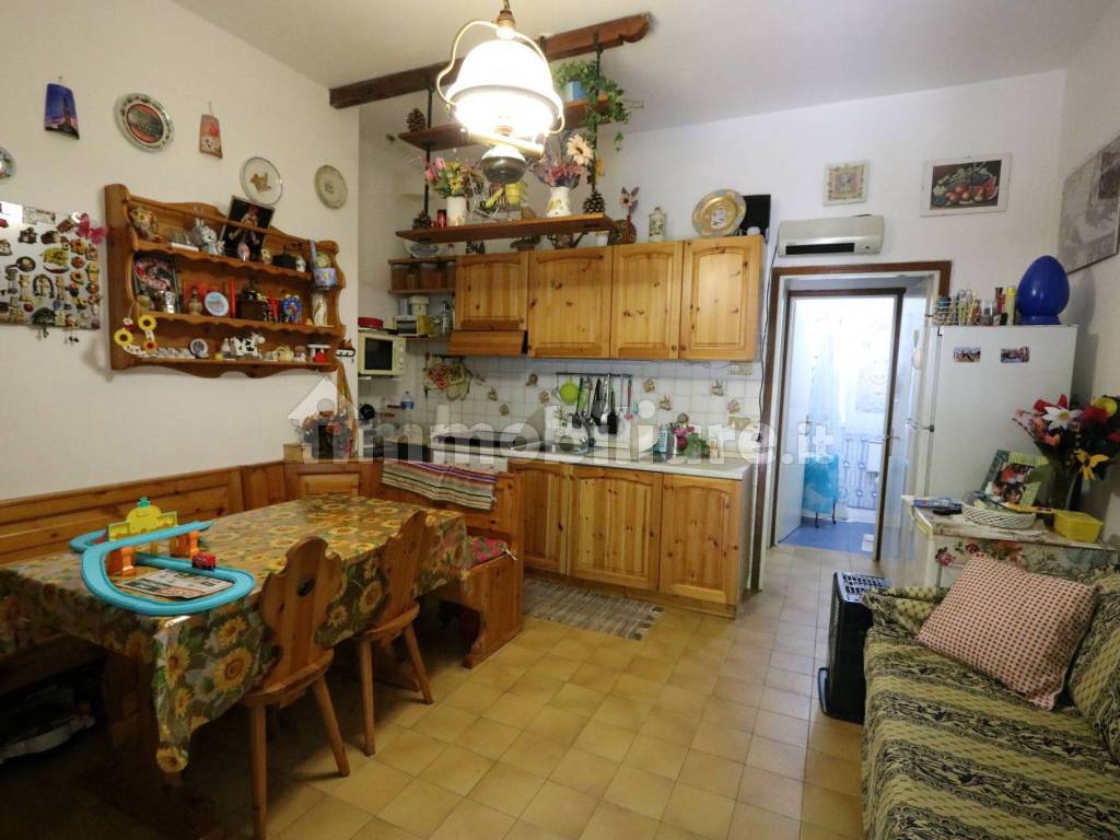 Vendita Appartamento Casella. Bilocale, Buono stato, piano terra, posto ...