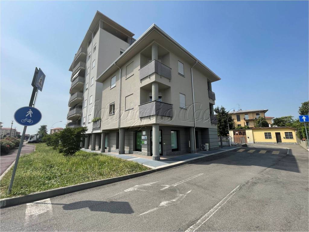 Vendita Appartamento Pessano con Bornago. Trilocale in via Ada Negri 18 ...