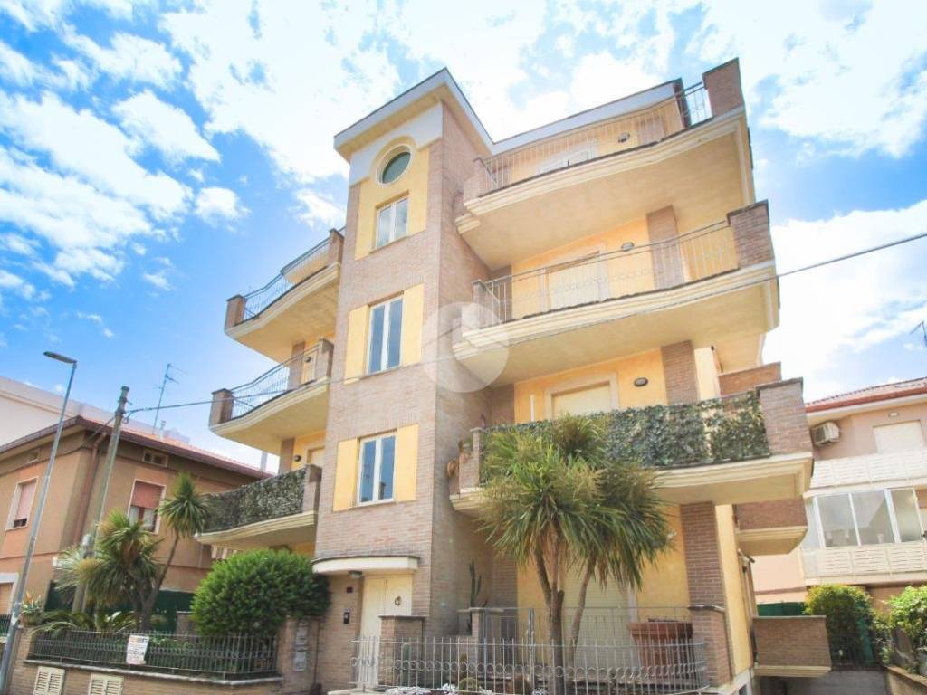 Vendita Appartamento Alba Adriatica. Quadrilocale in via Firenze 23 ...