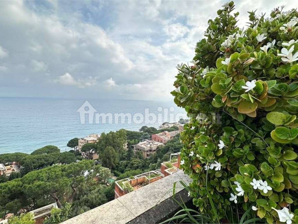 Vendita Appartamento in via della Rotonda. Arenzano. Ottimo stato ...
