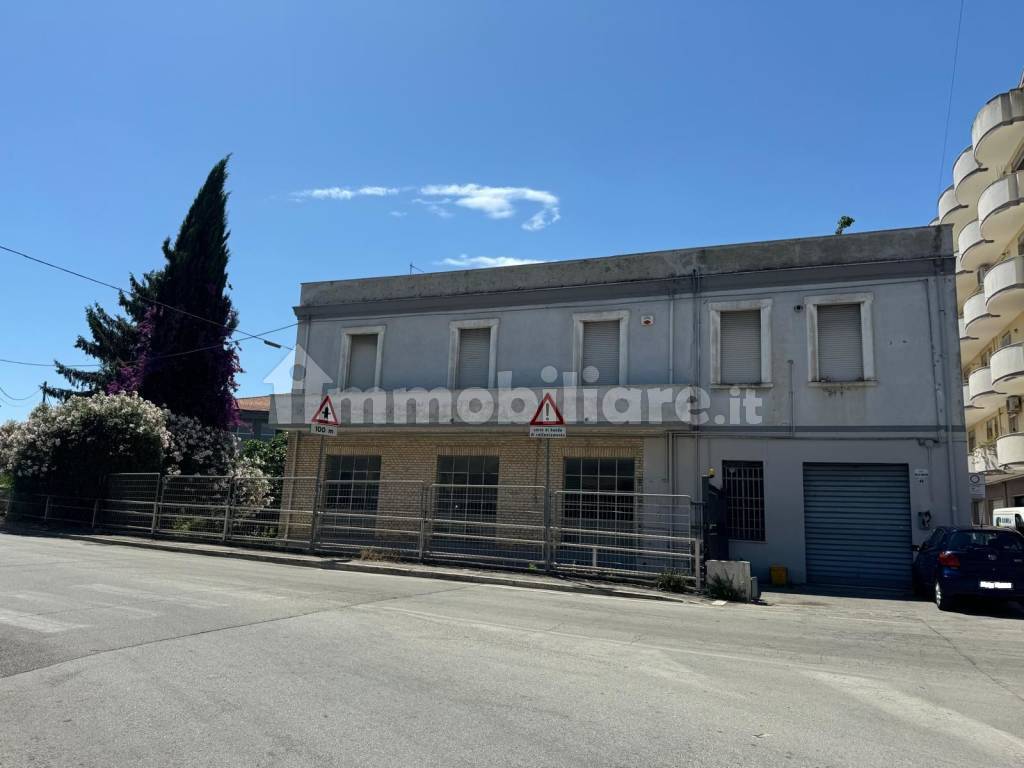 Palazzo - Edificio via Valle Roveto 51, Pescara, Rif. 112508113 ...