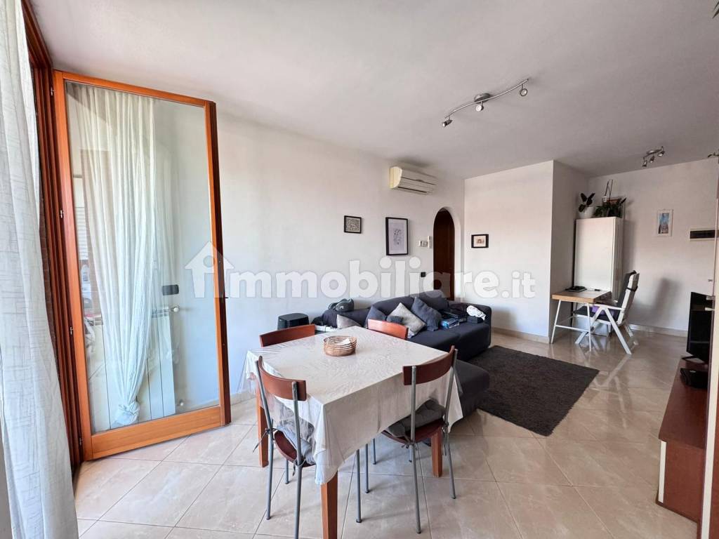 Affitto Appartamento Roma. Bilocale in via Roberto Ago 26. Ottimo stato ...