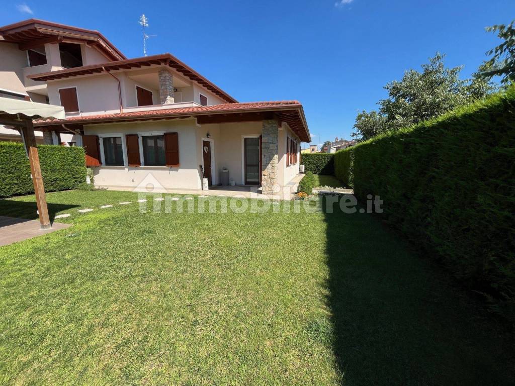 Vendita Appartamento Cazzago San Martino. Quadrilocale in vicolo ...