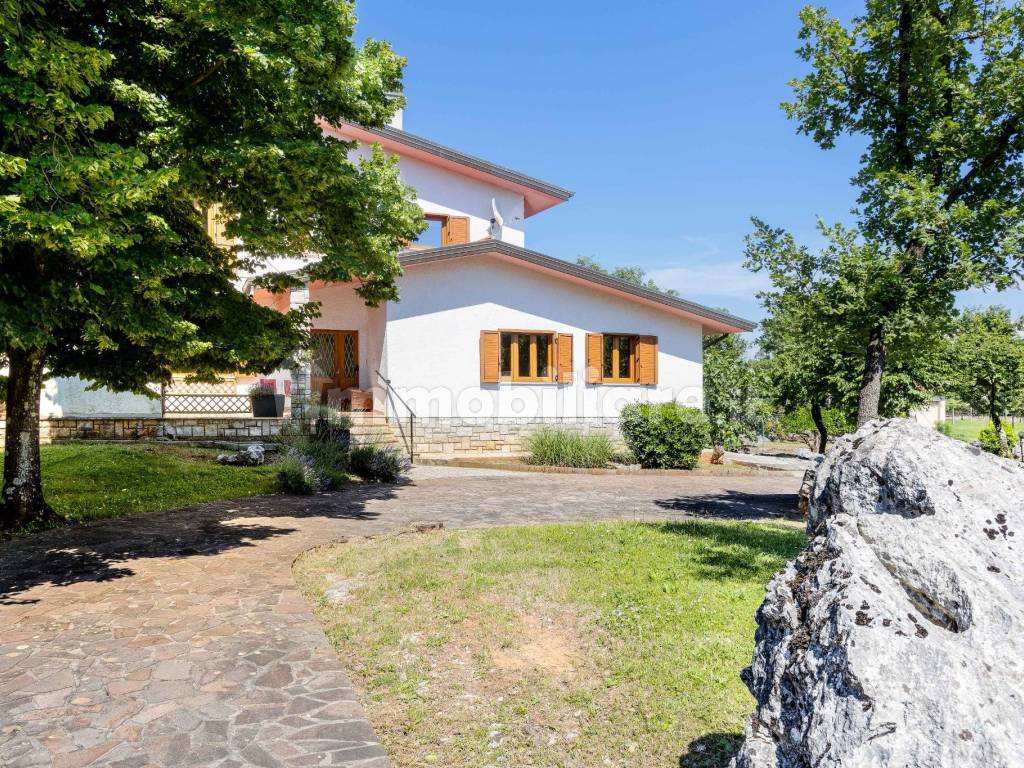 Sale Two-family villa Sgonico. Good condition, parking space, with ...