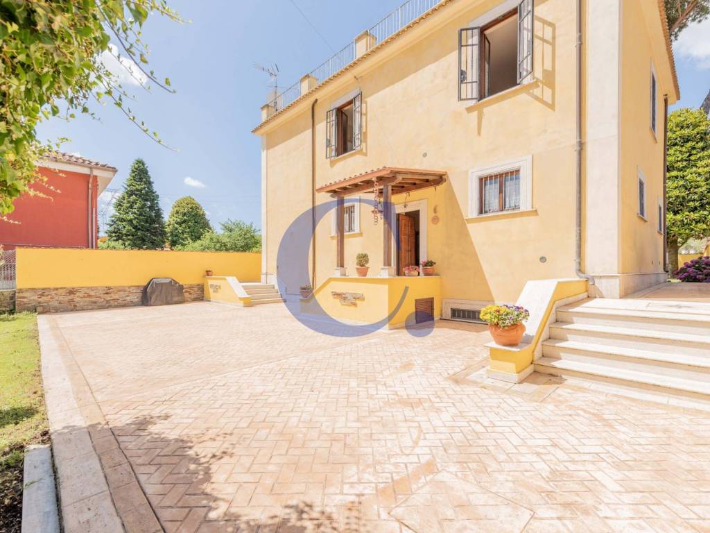 Vendita Villa unifamiliare in via San Cesareo 94 Rocca Priora. Ottimo ...