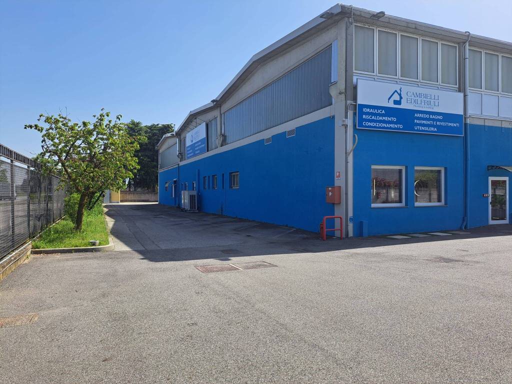 Capannone via Cameri 22, Novara, Rif. 112624437 - Immobiliare.it