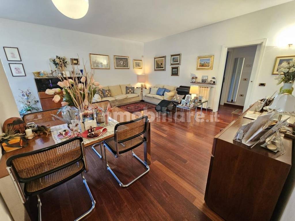 Vendita Appartamento in villa Ravenna. Ottimo stato, posto auto, con balcone, riscaldamento ...