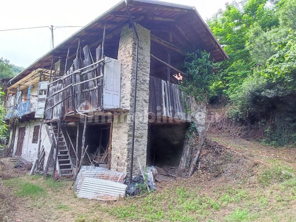 Vendita Casale in via Arsanto Costanzo 12 Venasca. Da ristrutturare ...