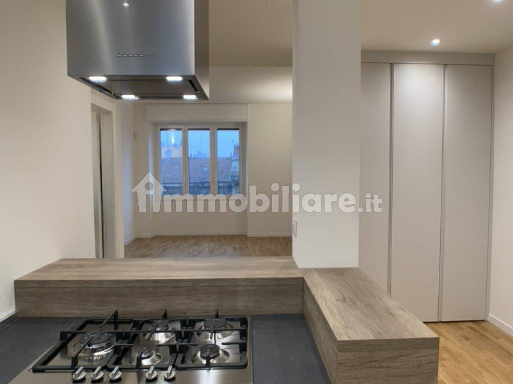 Affitto Appartamento Milano. Trilocale in via Tonale 5. Ottimo stato ...