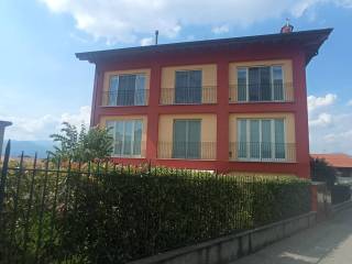 Case in vendita Angera - Immobiliare.it