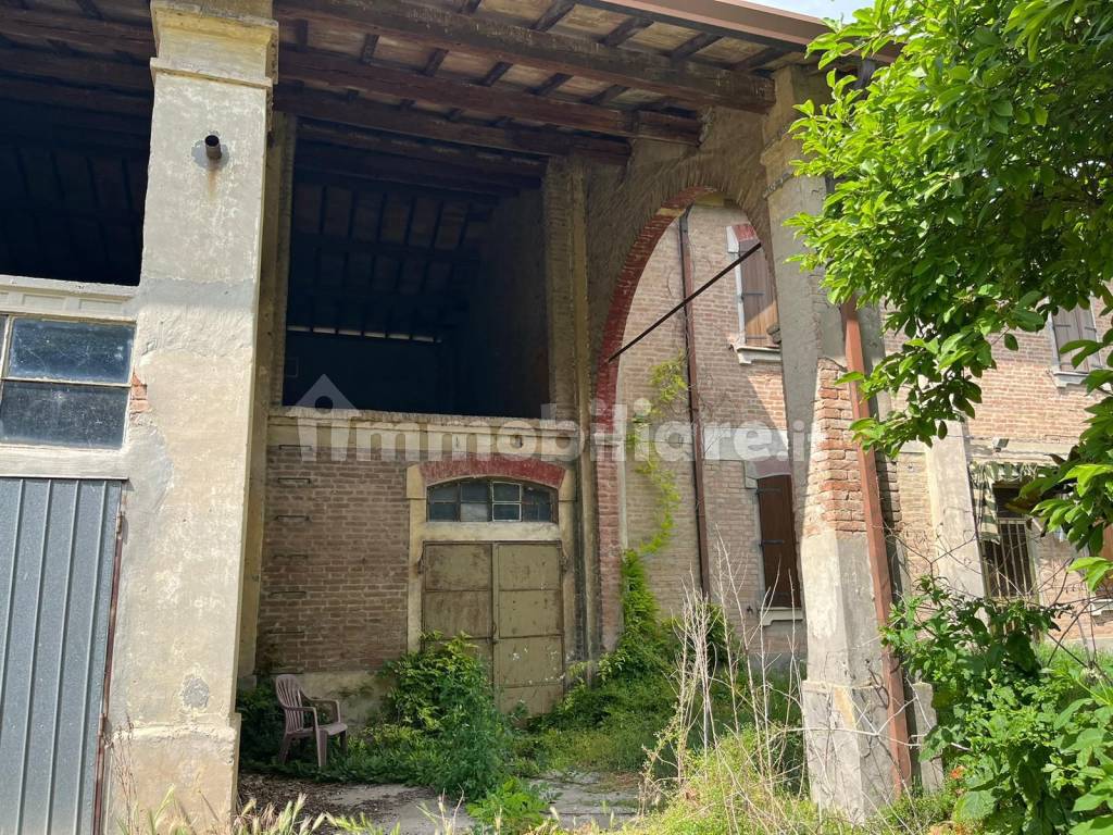 Vendita Casale in Strada Reale traversa 4 4 Jolanda di Savoia. Da ...