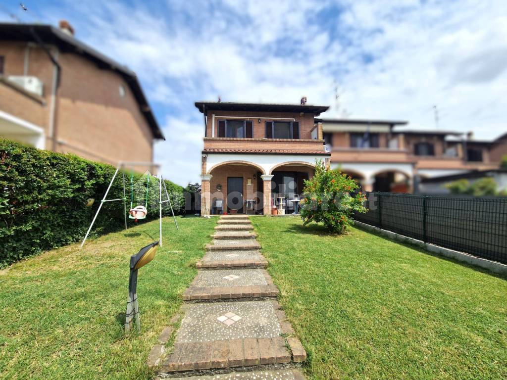 Vendita Villa unifamiliare in via Chiesa 130/O Magherno. Buono stato ...