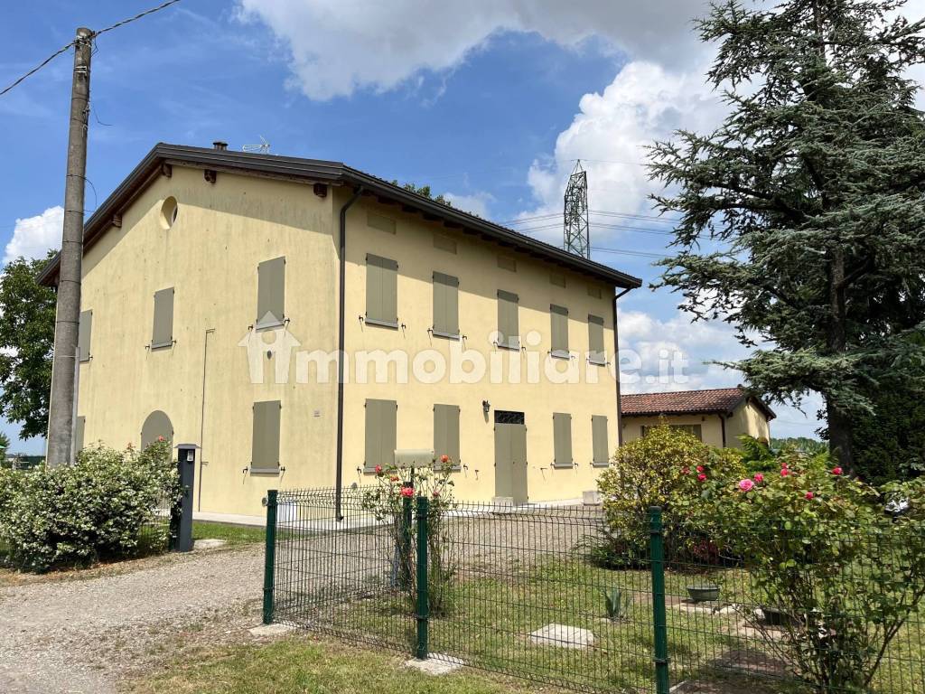 Vendita Villa bifamiliare in via Scala 2448 San Felice sul Panaro ...