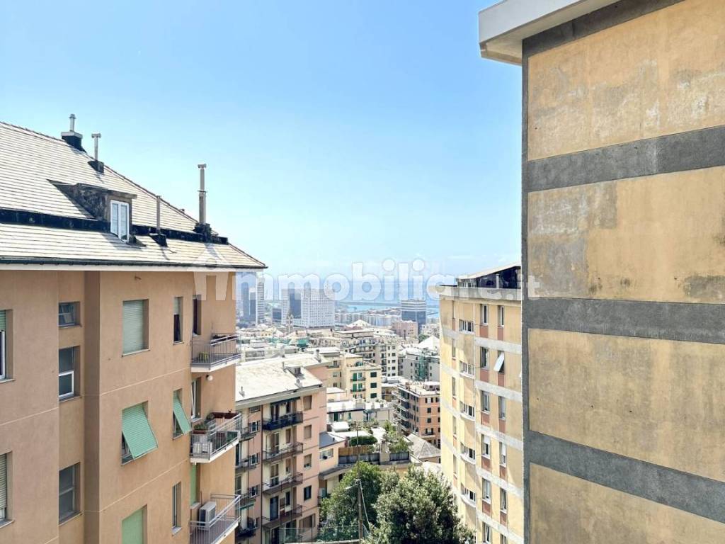 Vendita Appartamento Genova. Trilocale in via Mario Tosa 37. Buono ...