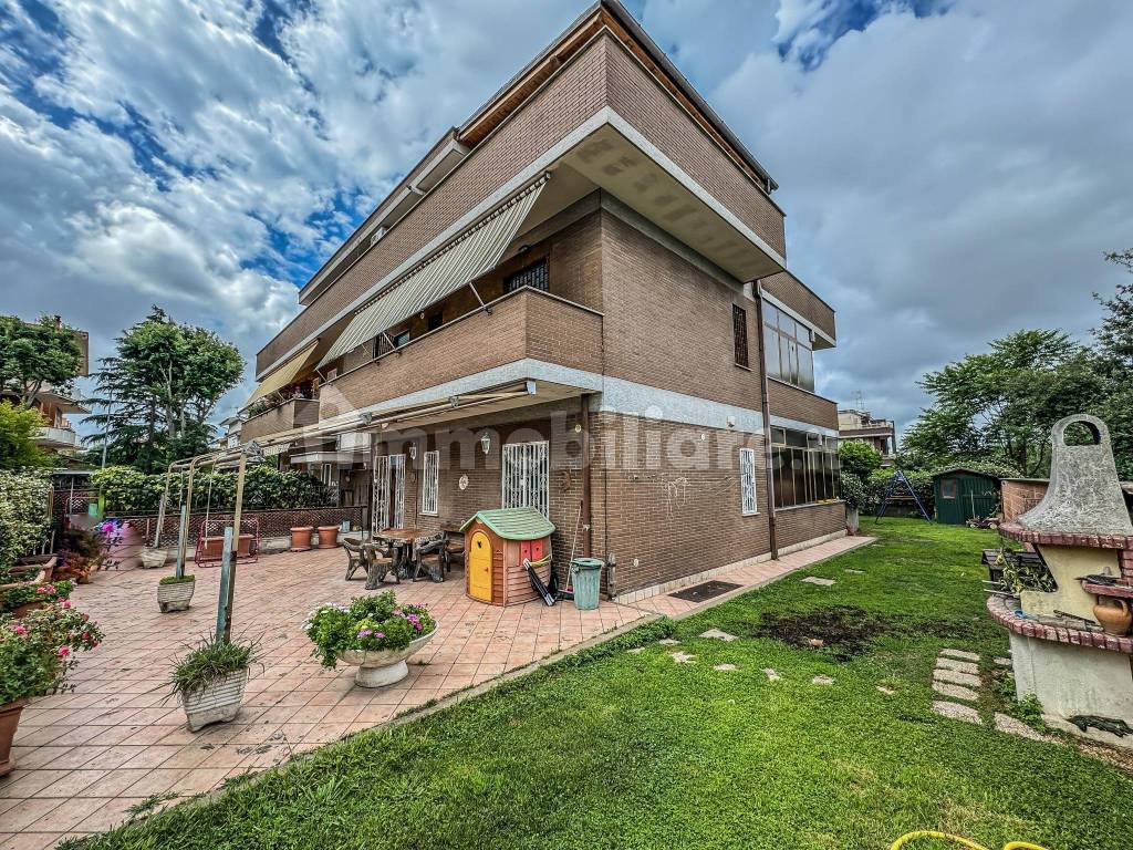 Vendita Appartamento Roma. Trilocale in via Angelo Zottoli. Buono stato ...