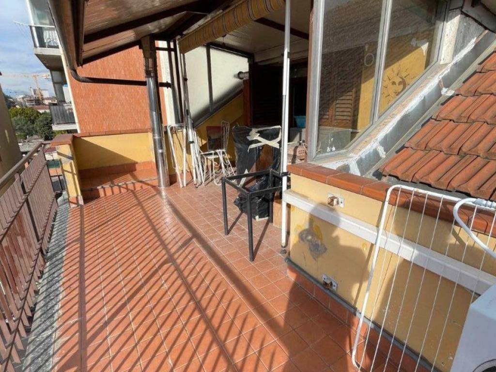 Rent Apartment Grugliasco. 3-room flat in via Milano 10. Good condition ...