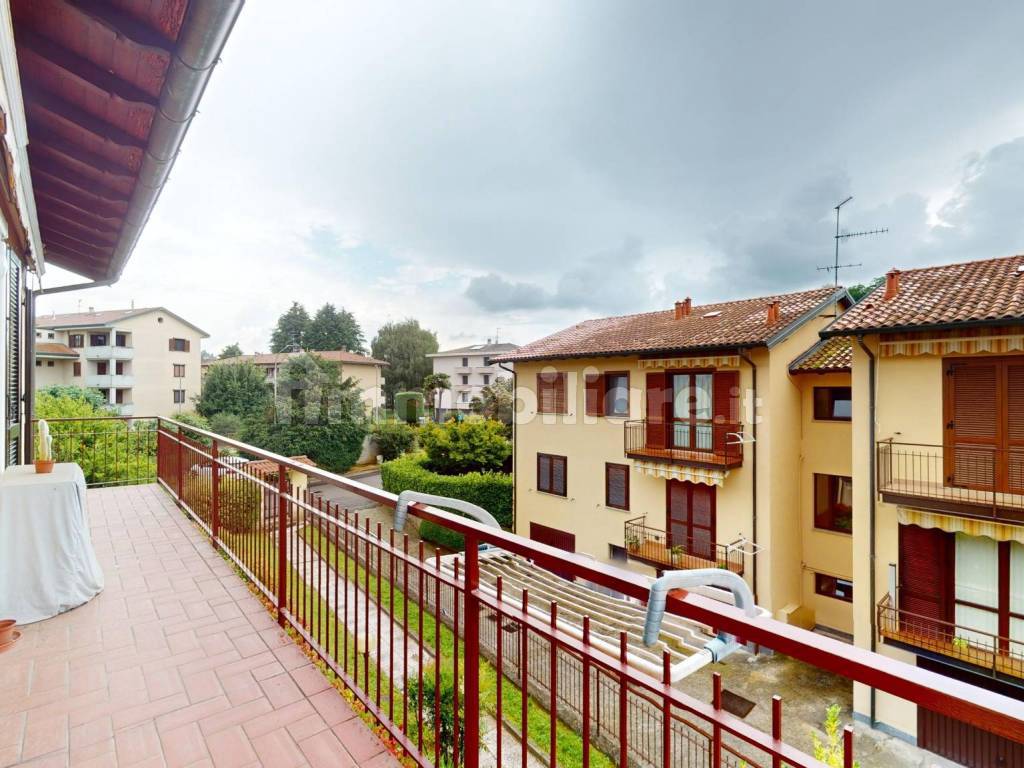 Vendita Appartamento Buguggiate. Trilocale in via Trieste 63B. Ottimo ...