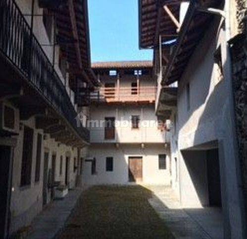 Vendita Villa unifamiliare in corso Roma Borgomanero. Buono stato, con ...