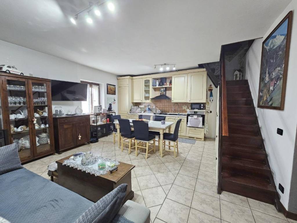 Vendita Terratetto unifamiliare in via Giovanni Comi 12 Induno Olona ...