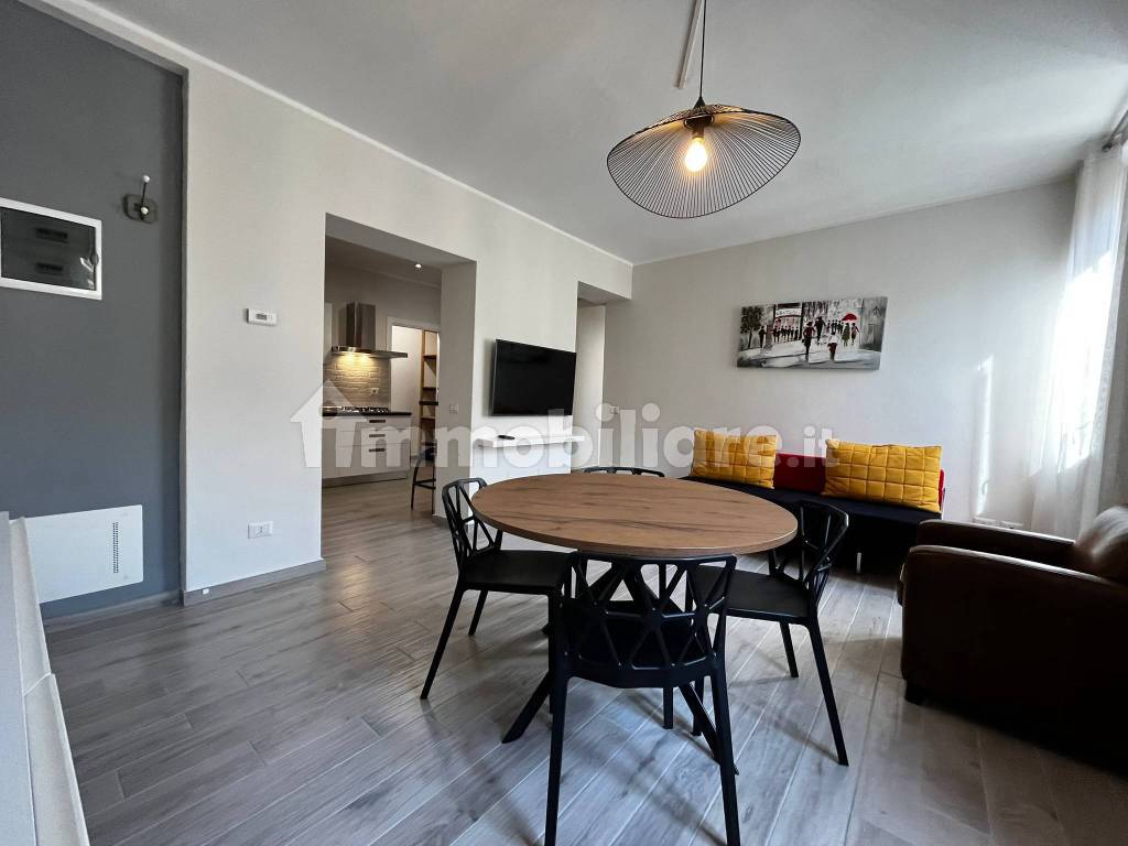 Rent Apartment Milan. 4-room flat in via dell'Ambrosiana 22. Excellent ...